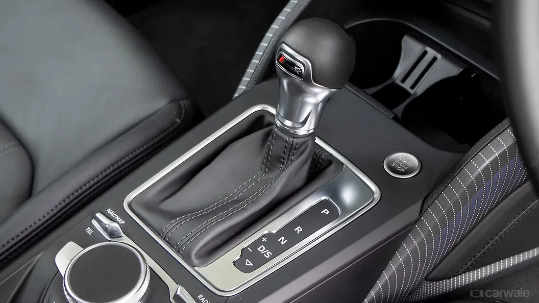 Q2 Center Console/Centre Console Storage Image, Q2 Photos in India ...