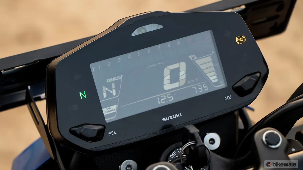 Suzuki Gixxer 250 Action Image – BikeWale