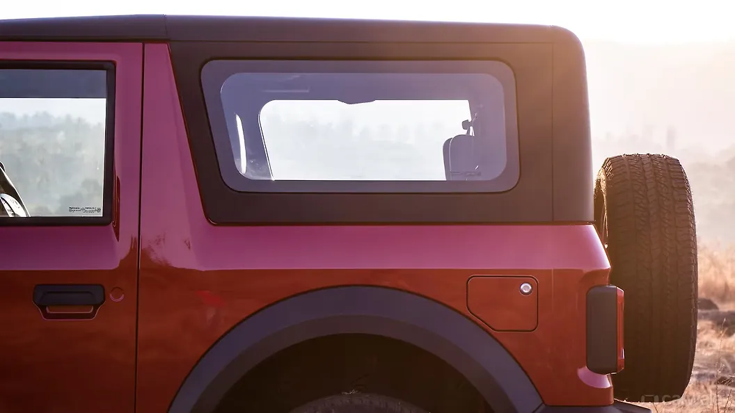 Thar Side Glass Housing Image, Thar Photos in India - CarWale