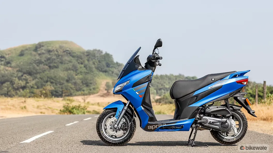 Aprilia SXR 160 Right Side View Image – BikeWale