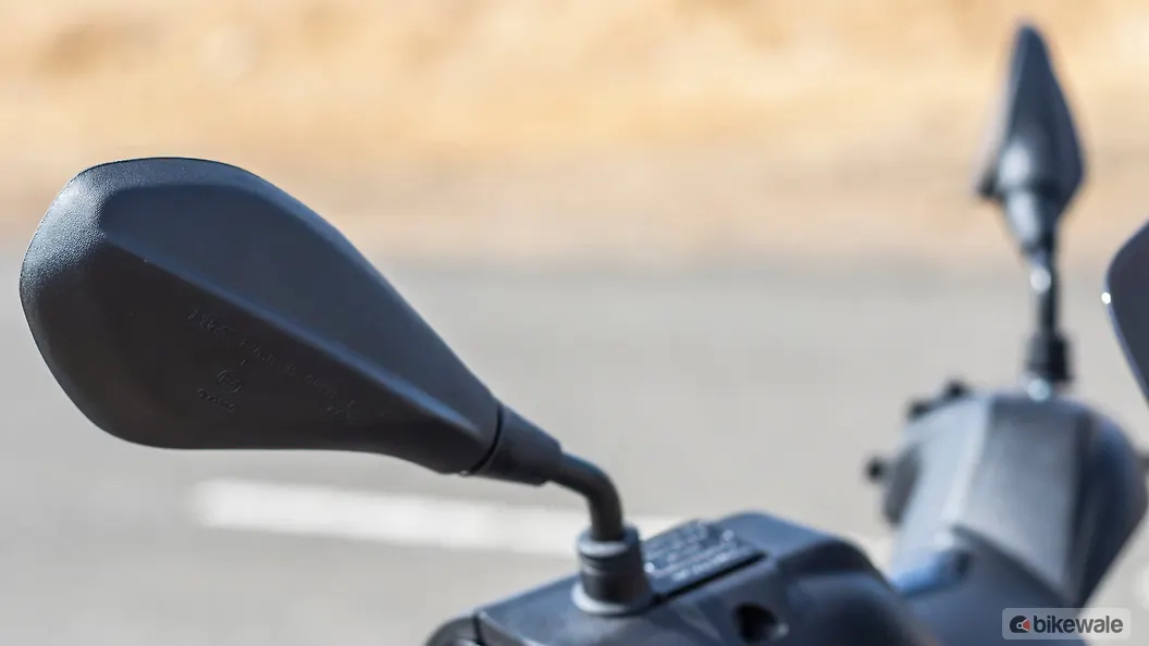 Aprilia SXR 160 Rear View Mirror Image – BikeWale