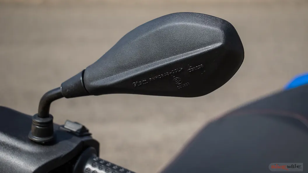 Aprilia SXR 160 Rear View Mirror Image – BikeWale