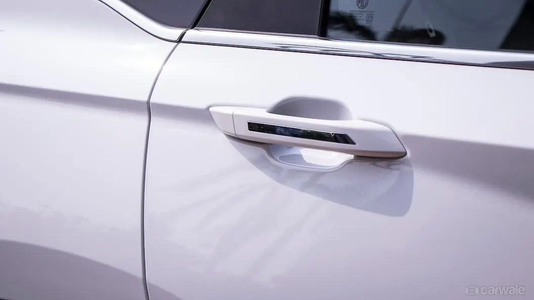 Hector Rear Door Handle Image, Hector Photos in India - CarWale