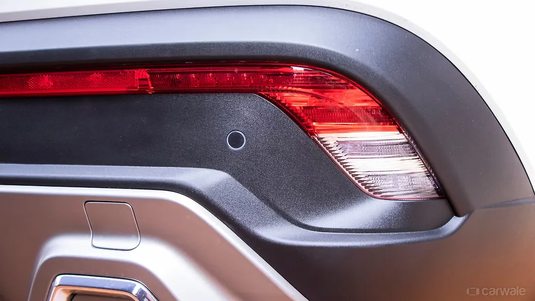 Hector Rear Parking Sensor Image, Hector Photos in India - CarWale