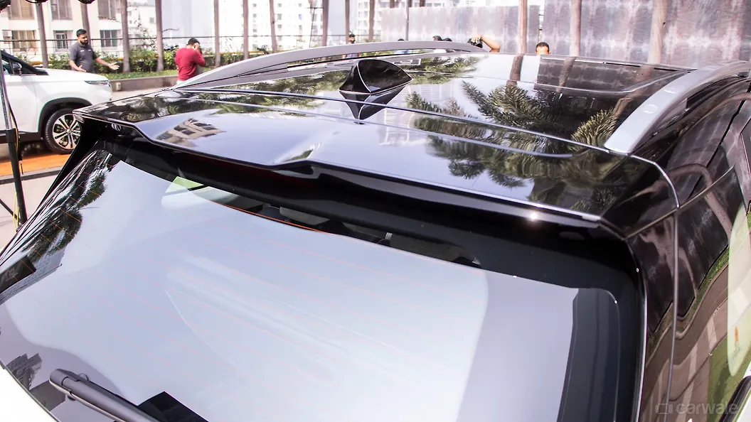 Hector Rear Spoiler Image, Hector Photos in India - CarWale