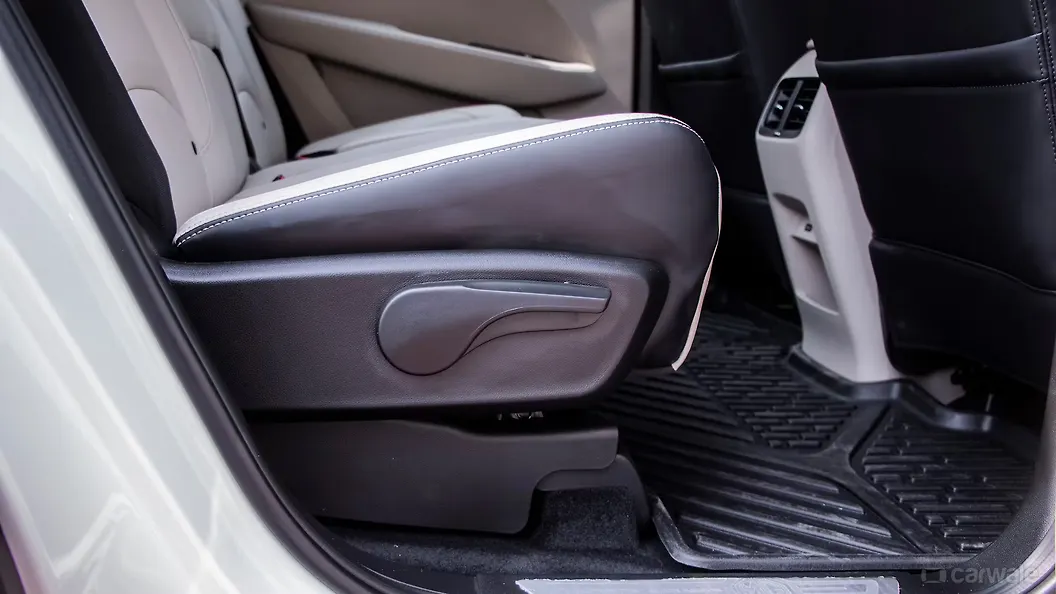Hector Rear Row Seat Adjustment Manual Image, Hector Photos in India ...