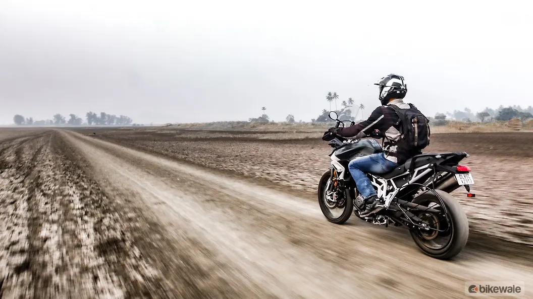 Triumph Tiger 900 [2020-2022] Right Side View Image – BikeWale