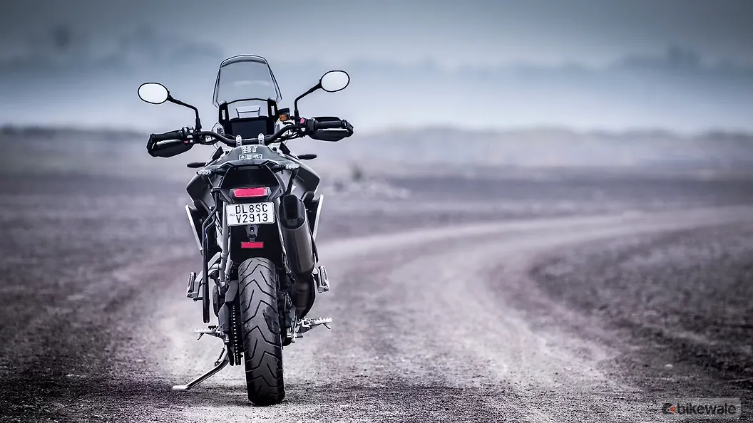 Triumph Tiger 900 [2020-2022] Rear View Image – BikeWale