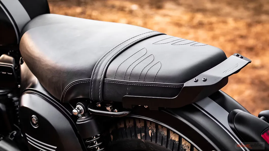 Jawa 42 Bike Seat Image – BikeWale