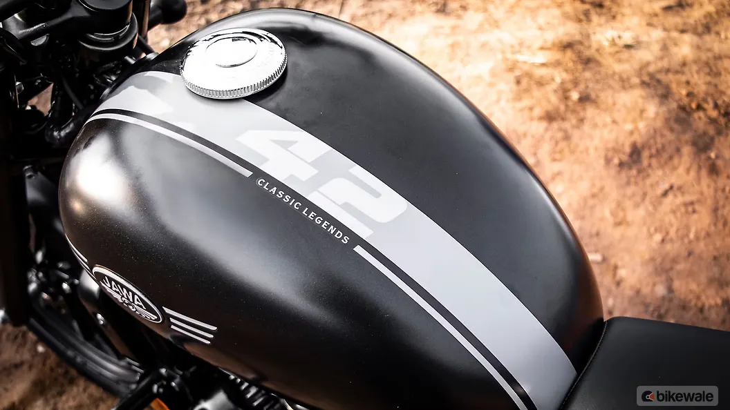 Images of Jawa 42 | Photos of 42 - BikeWale
