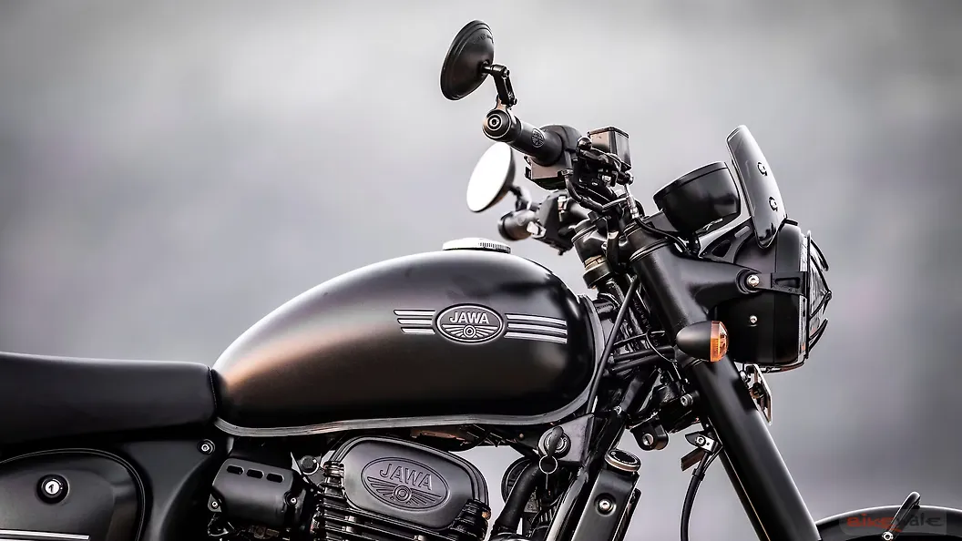 Jawa 42 Branding/Fuel Tank Decal Image – BikeWale