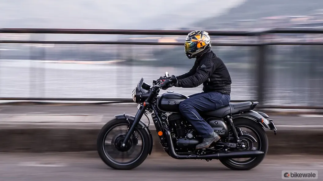 Jawa 42 [2018-2023] Left Side View Image – BikeWale
