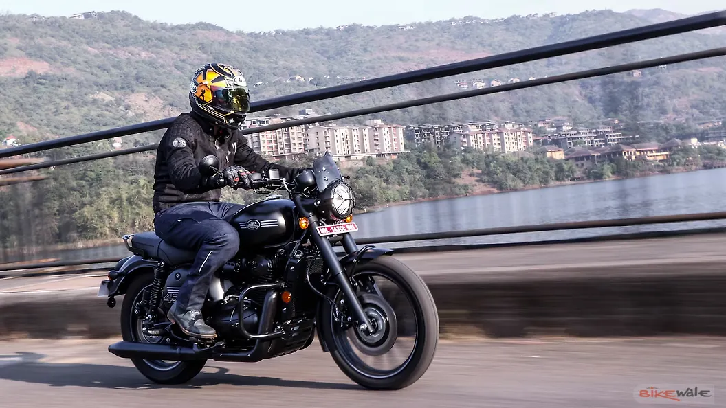Jawa 42 Side Image – BikeWale