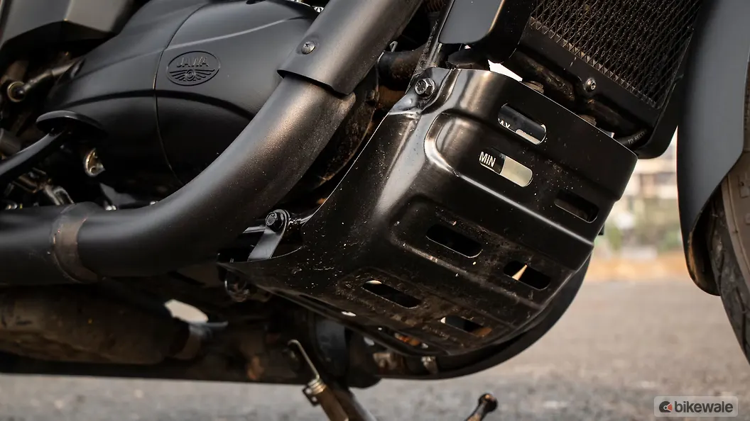Jawa Perak Engine From Right Image – BikeWale