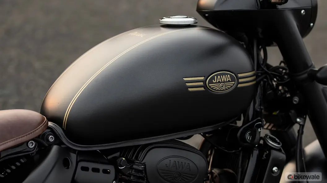 Jawa Perak Branding/Fuel Tank Decal Image – BikeWale