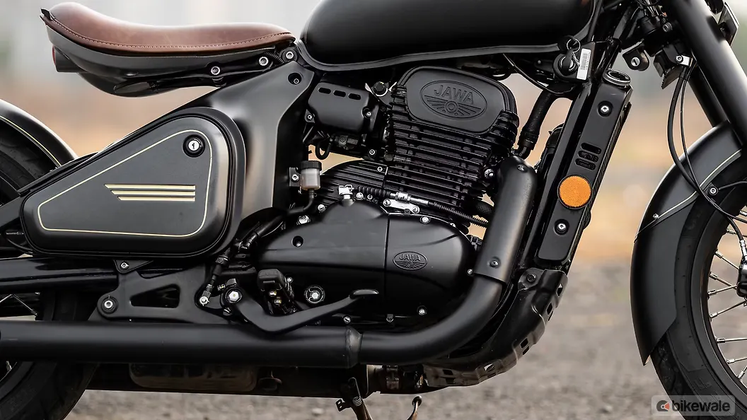 Jawa Perak Engine From Right Image – BikeWale