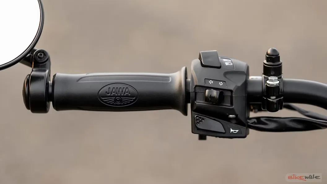 Jawa Perak Handle Bar Image – BikeWale