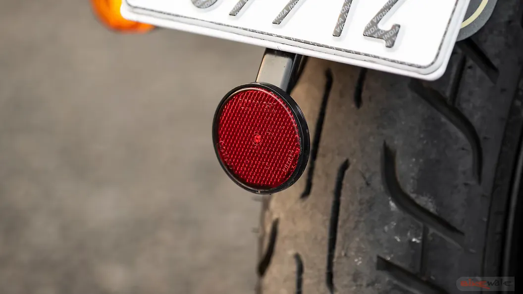 Jawa Perak Rear Reflex Reflector Image – BikeWale