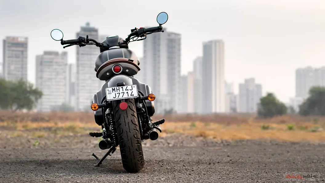 Jawa Perak Right Front Three Quarter Image – BikeWale