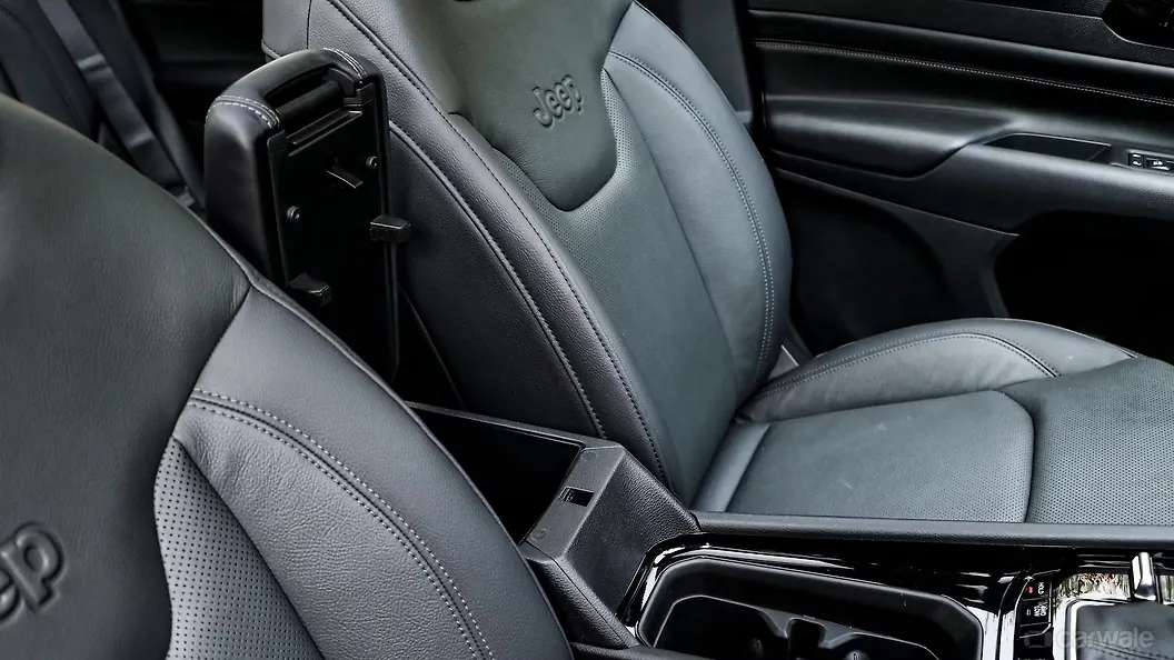 Compass Front Centre Arm Rest Image, Compass Photos in India - CarWale