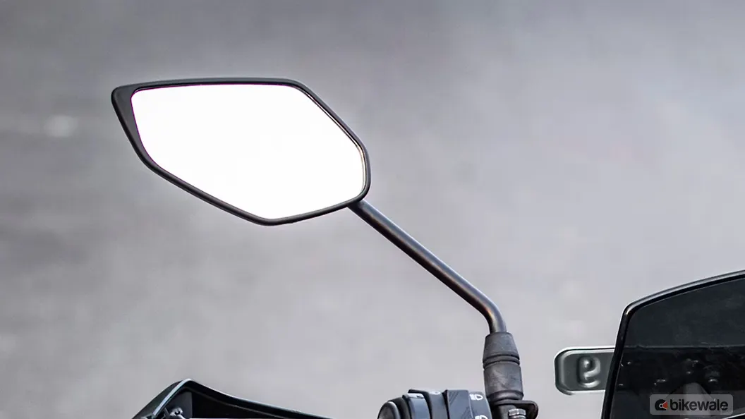 Yamaha FZ25 Rear View Mirror Image – BikeWale