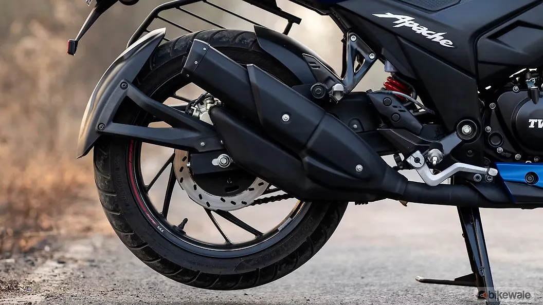 TVS Apache RTR 200 4V Rear Mudguard Image – BikeWale