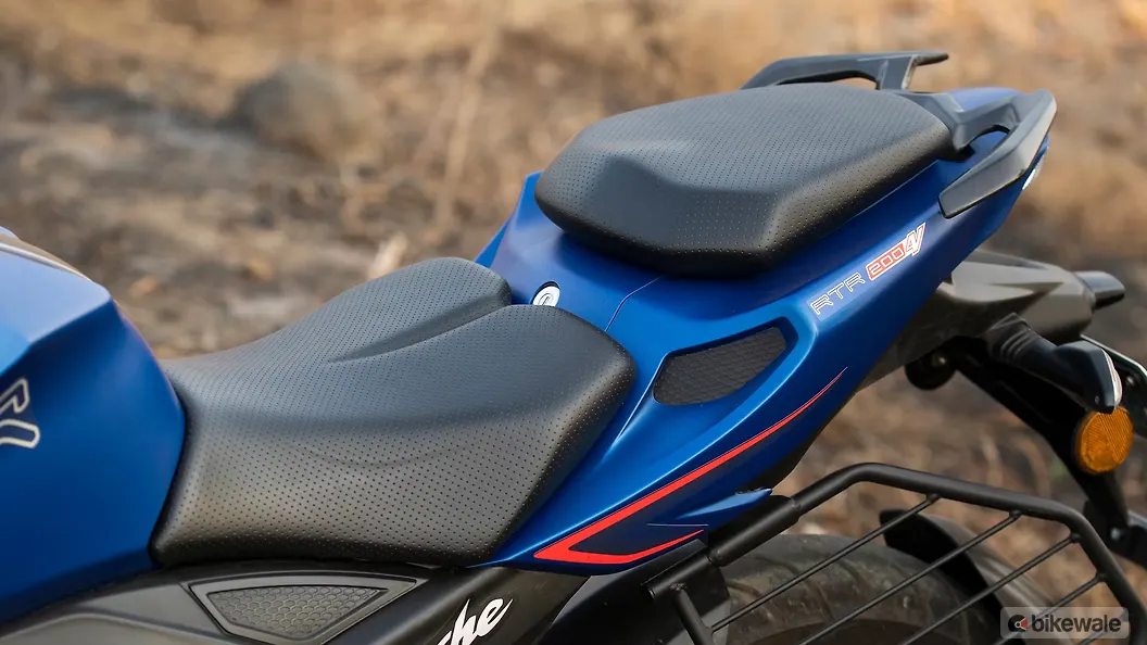 TVS Apache RTR 200 4V Seat Image – BikeWale
