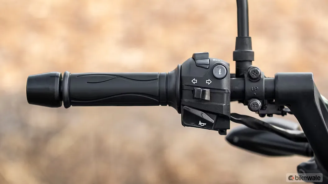 TVS Apache RTR 200 4V Handlebar Image – BikeWale
