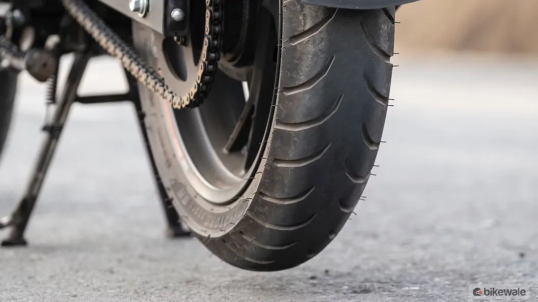 TVS Apache RTR 200 4V Rear Alloy Wheel Image – BikeWale