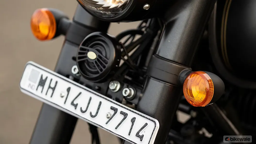 Jawa Perak Front Turn Indicators Image – BikeWale