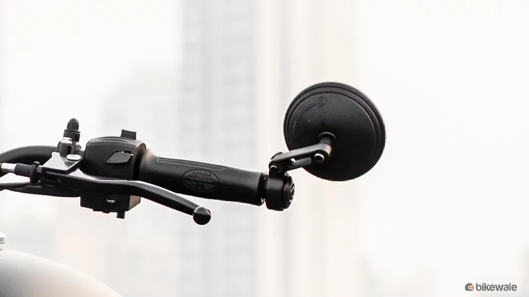 Jawa Perak Front Turn Indicators Image – BikeWale