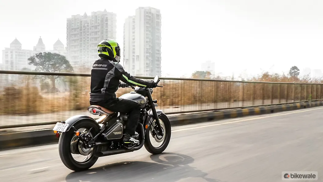 Jawa Perak Right Front Three Quarter Image – BikeWale