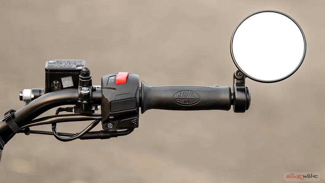 Jawa Perak Right Front Three Quarter Image – BikeWale