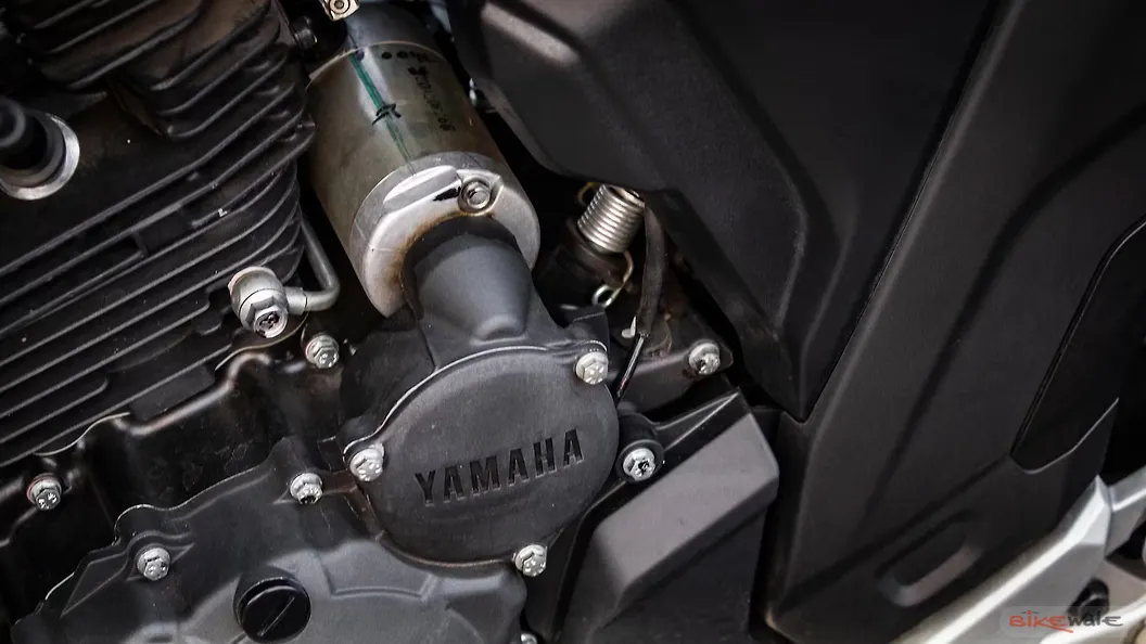 यामाहा fz25 Engine Crash Guard तस्वीरें - बाइकवाले