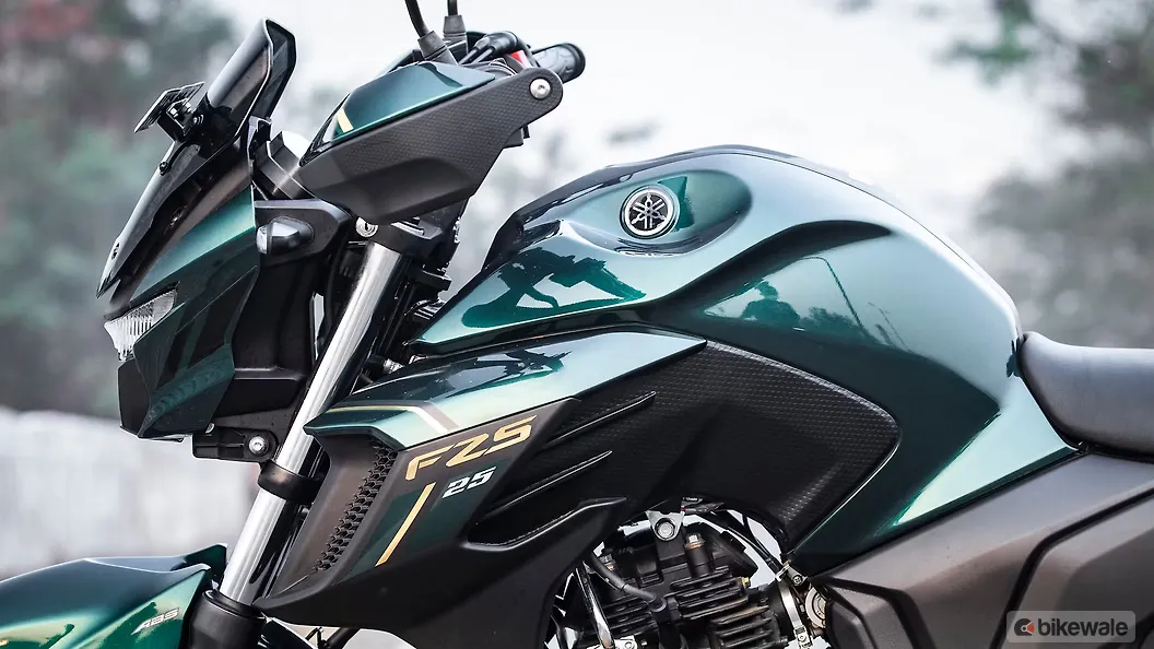 Yamaha FZ25 Right Side View Image – BikeWale