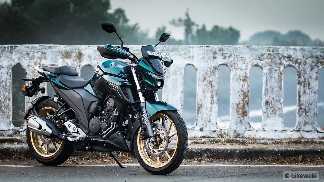 Yamaha FZ25 Right Front Three Quarter Image – BikeWale