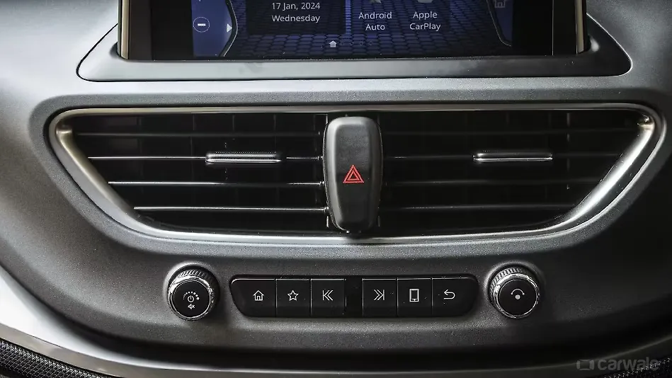Altroz Front Centre Air Vents Image, Altroz Photos in India - CarWale