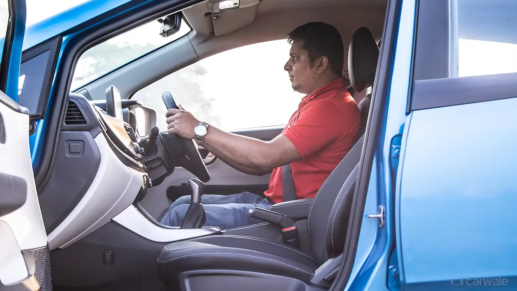 Altroz Front Row Seats Image, Altroz Photos in India - CarWale