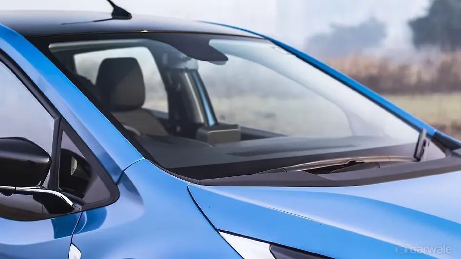 Altroz Front Windshield/Windscreen Image, Altroz Photos in India - CarWale