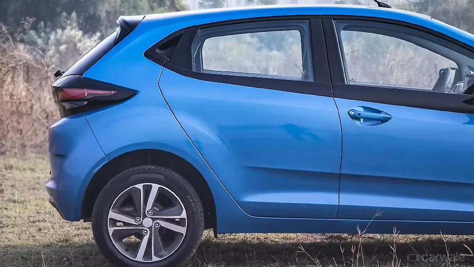 Altroz Rear Door Image, Altroz Photos in India - CarWale