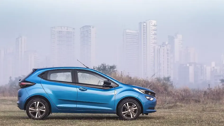 Altroz Right Side View Image, Altroz Photos in India - CarWale