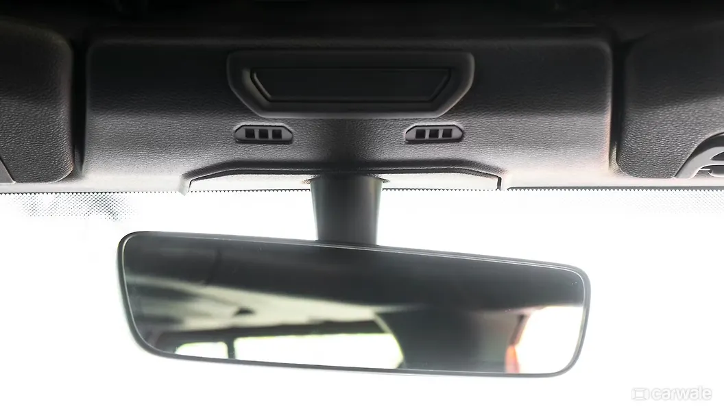 Wrangler Inner Rear View Mirror Image, Wrangler Photos in India - CarWale