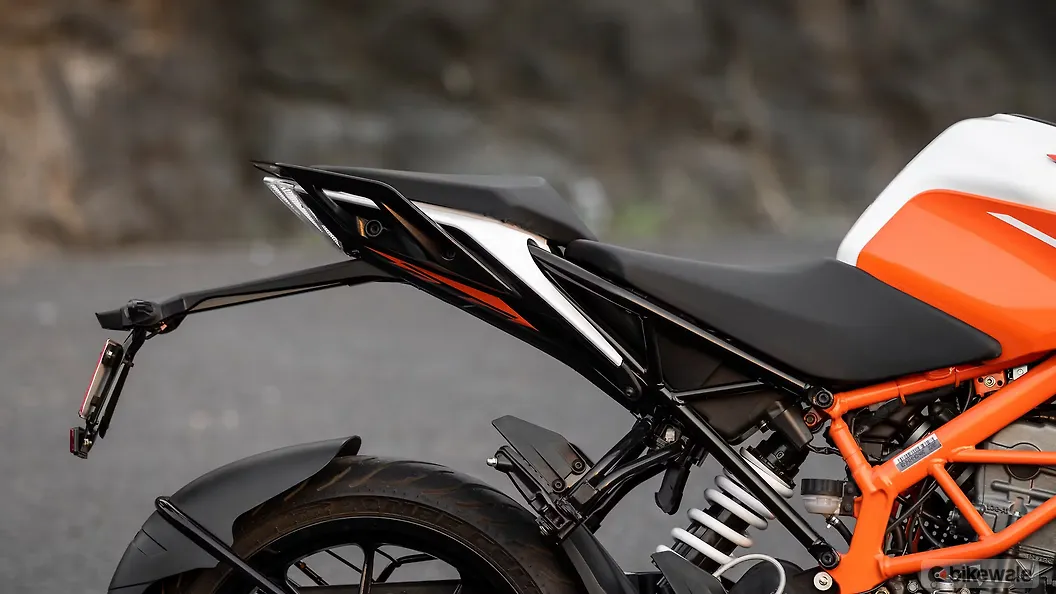 KTM 125 Duke [2021] Rear View Image – BikeWale