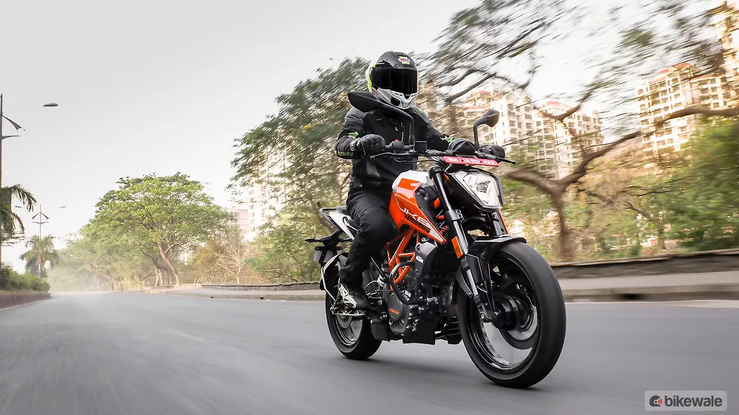 KTM 125 Duke [2021] Action Image – BikeWale