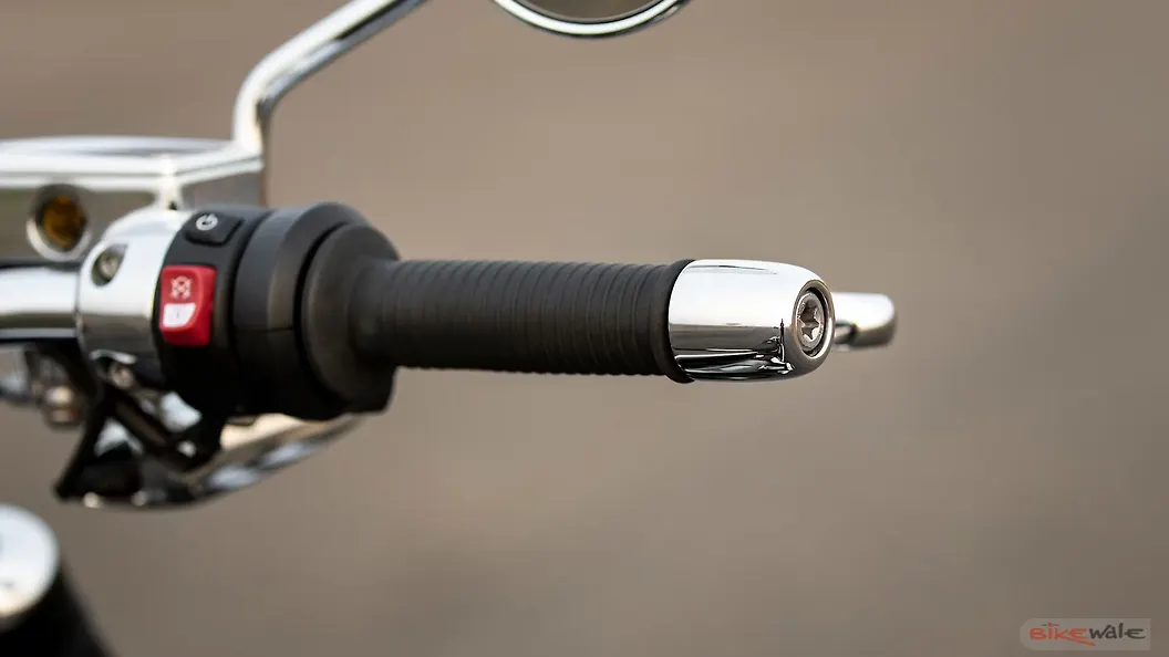 BMW R18 Bar End weight Image – BikeWale