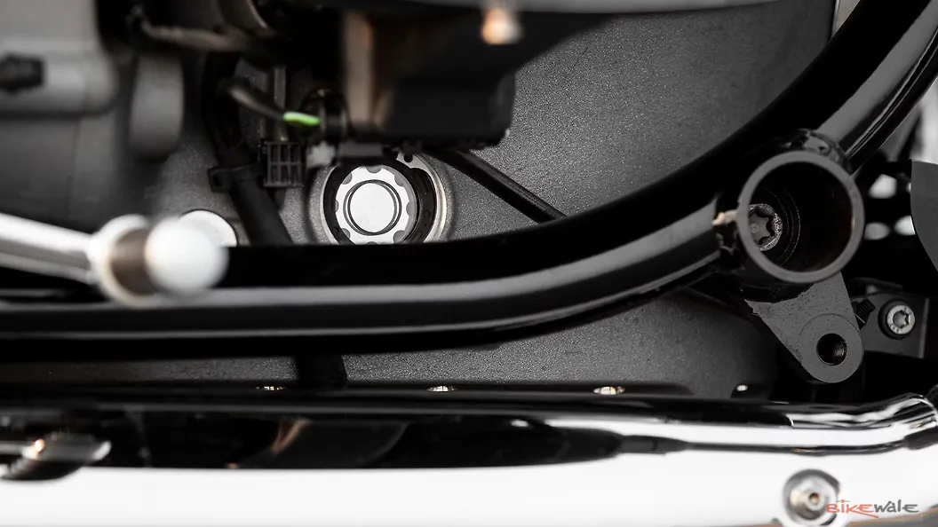 BMW R18 Engine Oil Level Indicator Image – BikeWale