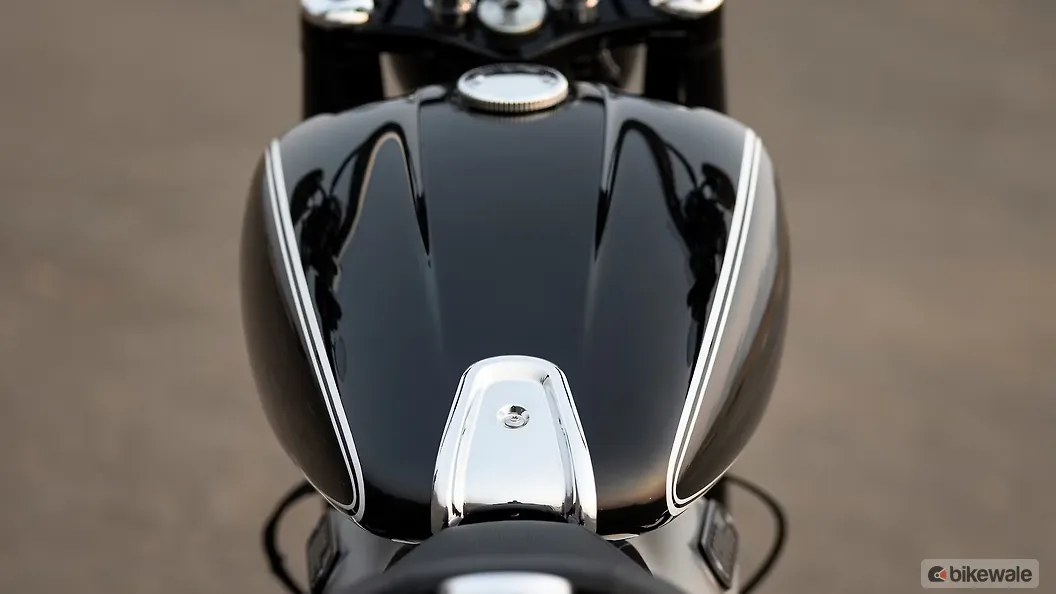 BMW R18 Fuel Tank Image – BikeWale