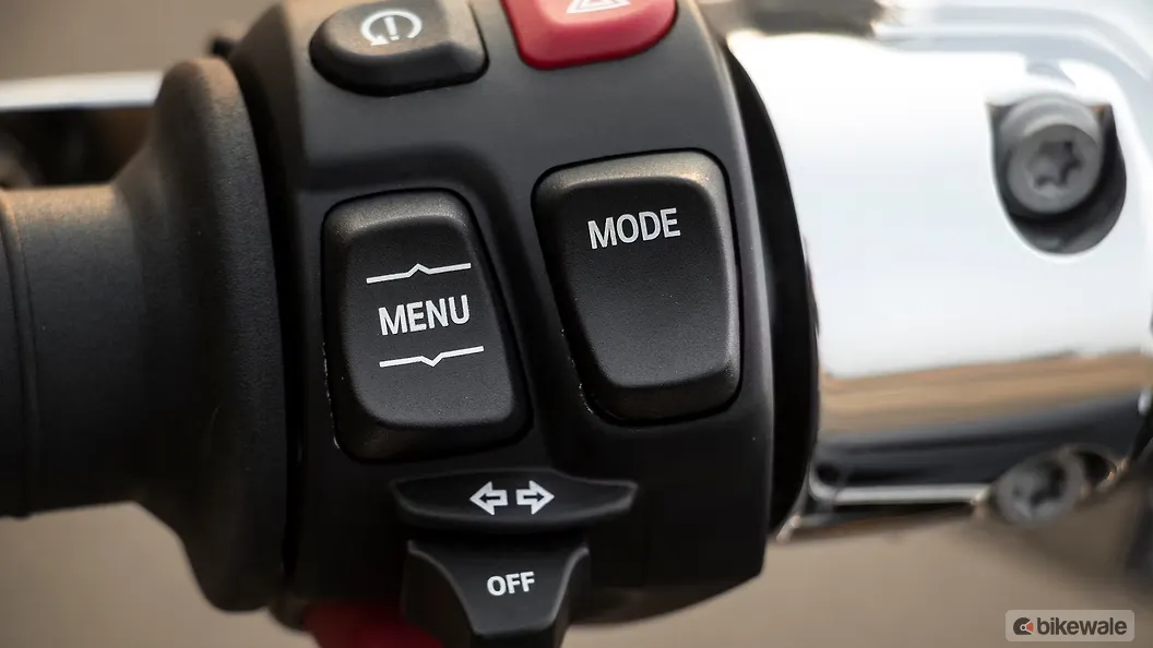 BMW R18 Hazard Warning Lights Switch Image – BikeWale