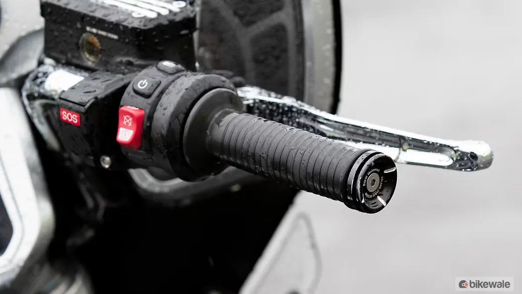 BMW R18 Bar End weight Image – BikeWale