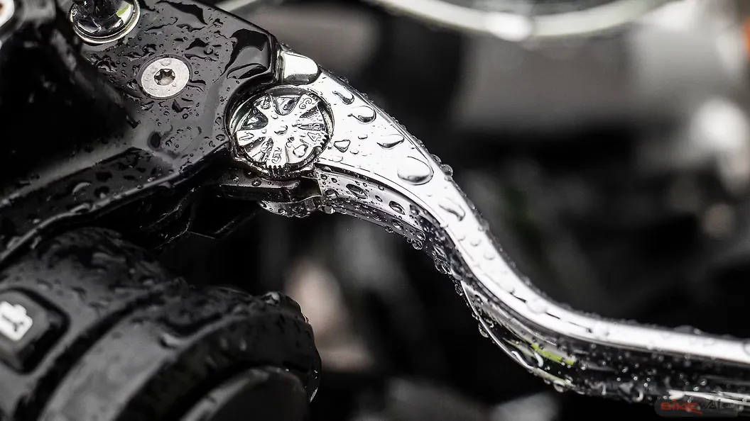 BMW R18 Gear Lever Adjustment Image – BikeWale